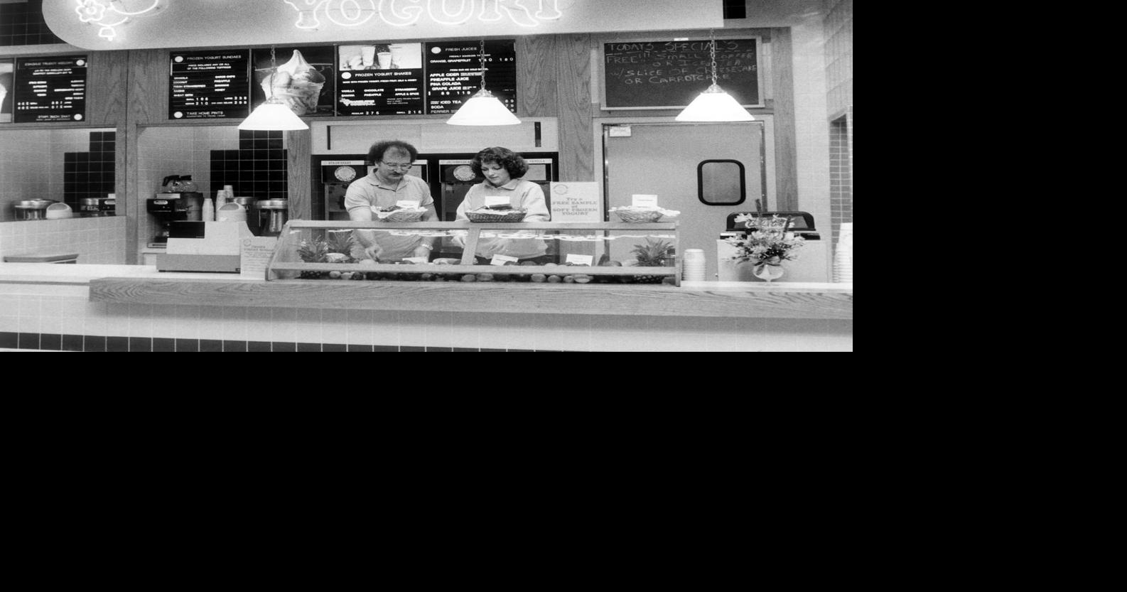 9 photos of how Cloverleaf Mall looked when it opened