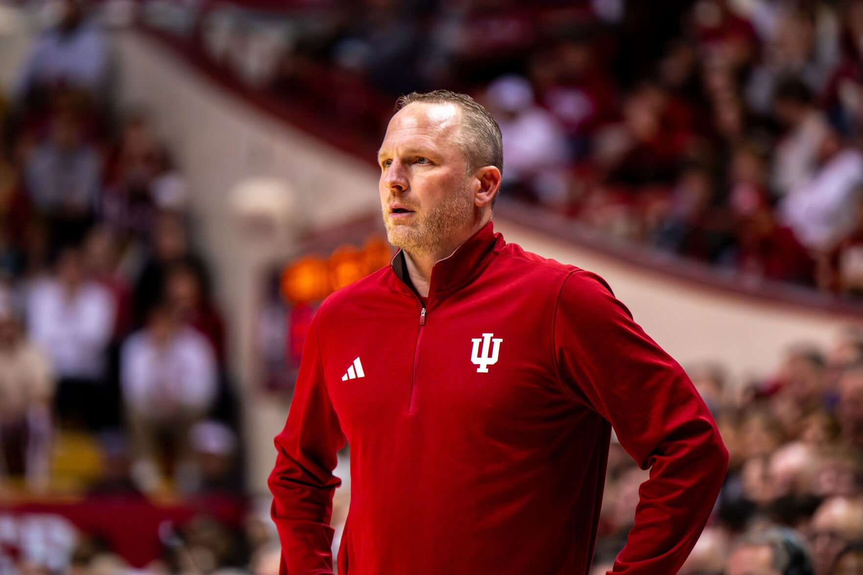 Indiana basketball coach Darian DeVries
