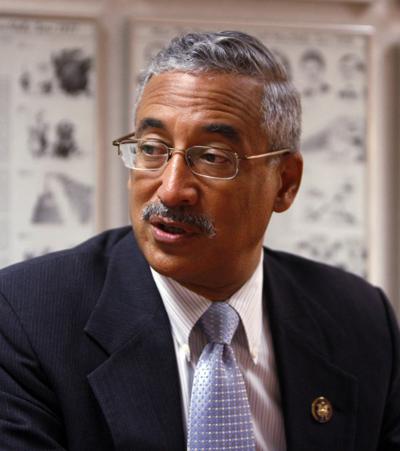 Suit seeks to redraw Scott’s congressional district