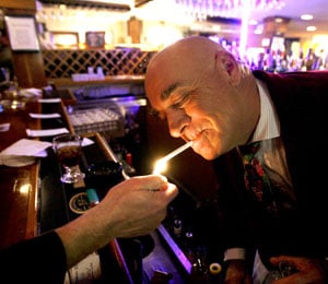 Williams: Tougher restaurant smoking ban needed