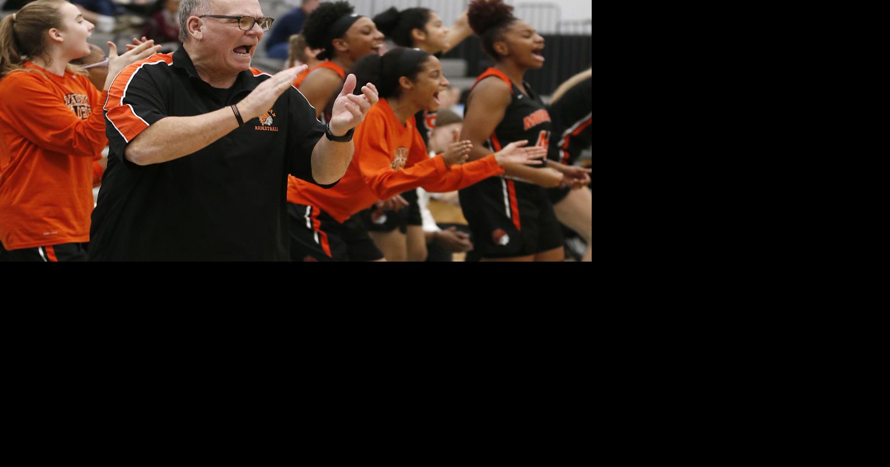 Renowned local basketball coach Larry Starr unretires