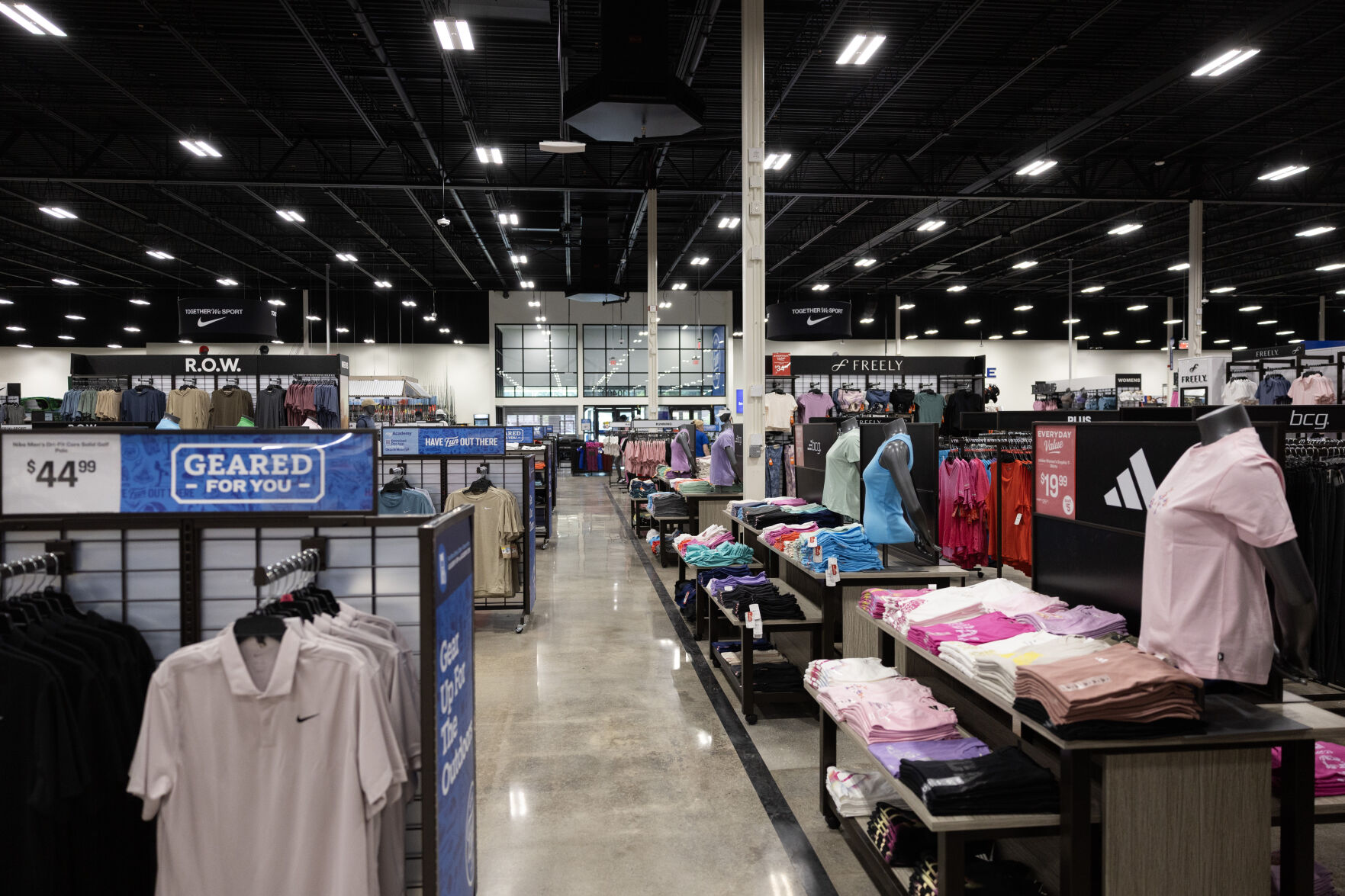 Academy Sports + Outdoors opens new store in Chesterfield