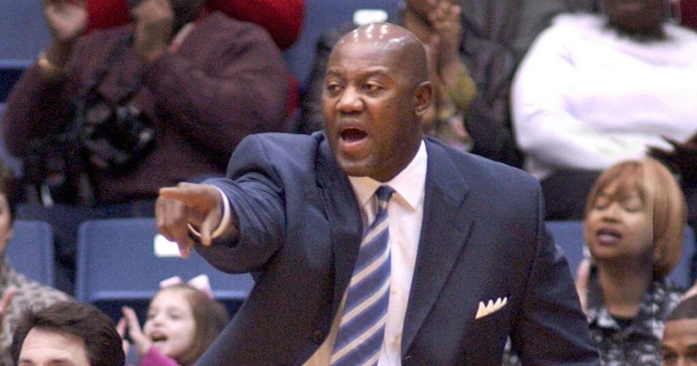 Ex-UR star Michael Perry returns to Robins Center