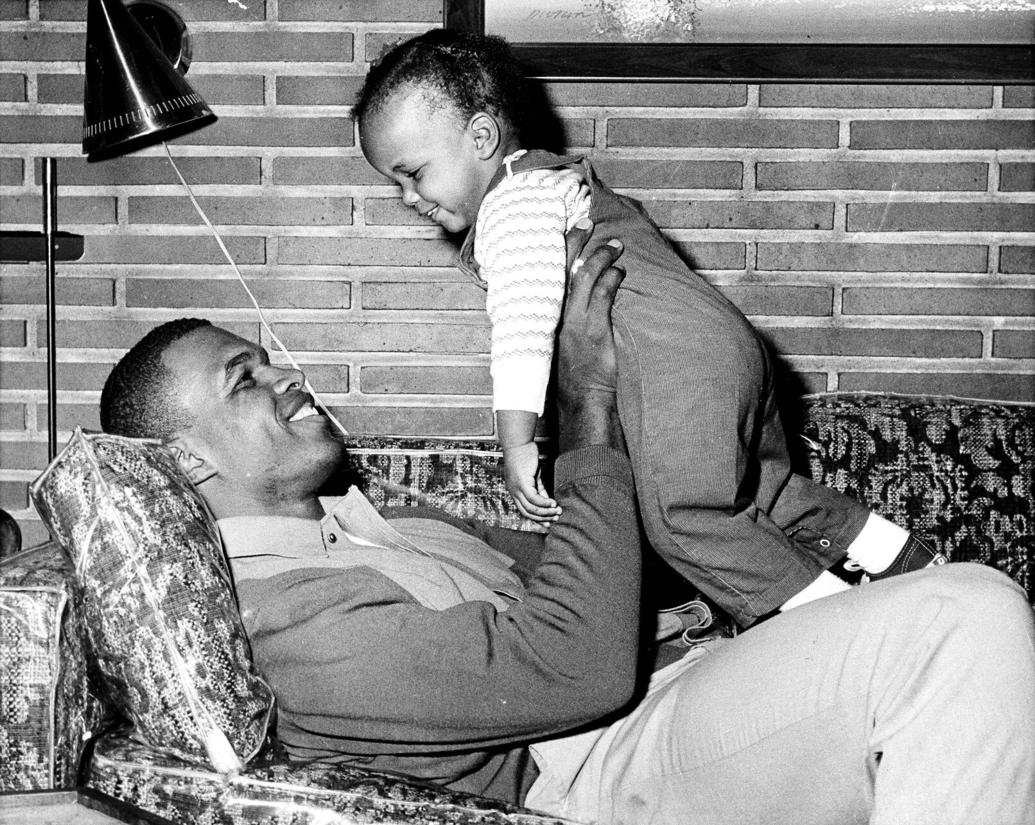Photos: Gale Sayers through the years, 1943-2020 | National News ...