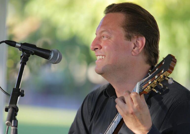 Music review: Guitarist Jason Vieaux with Richmond Symphony