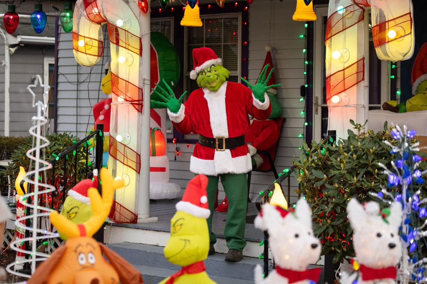 Live Grinch returns to the Richmond Tacky Lights Tour