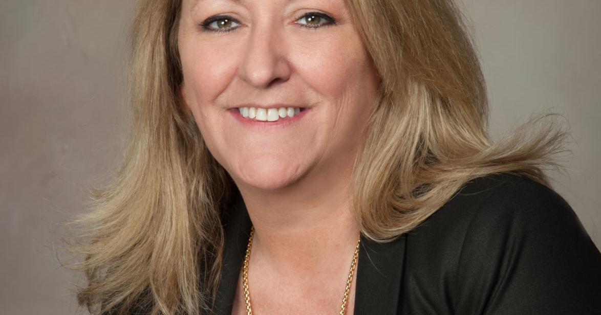 Decision Maker: Cindy Wyatt with HHHunt Homes