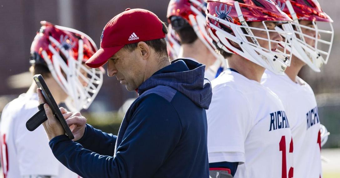 Spiders get behind defender with boxing background