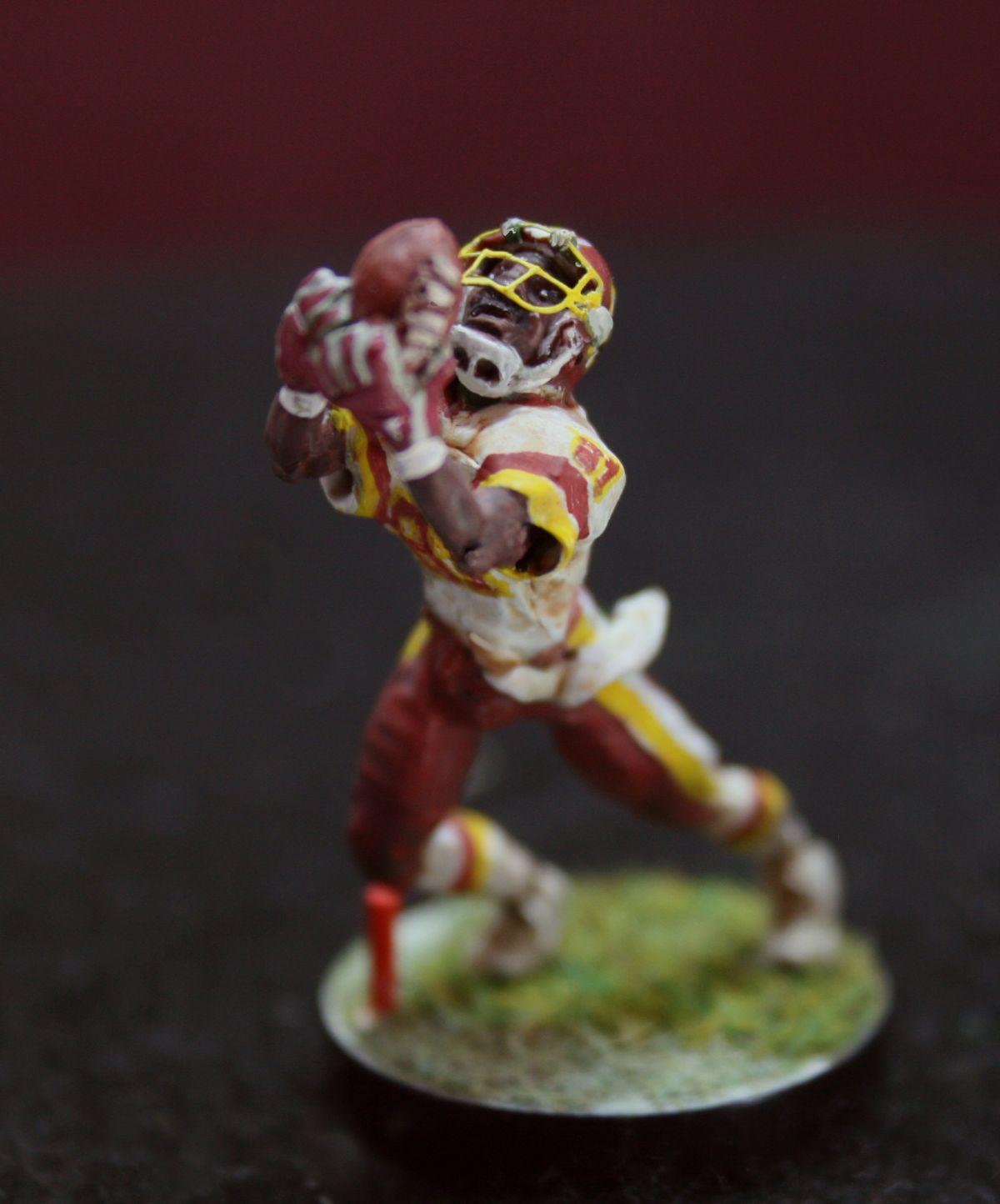 PHOTOS: Electric football figures