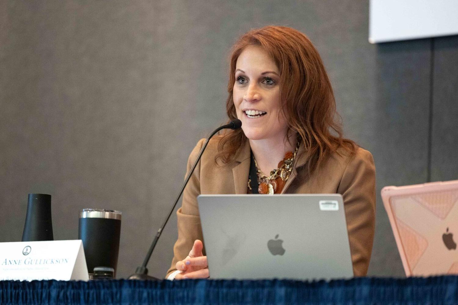 Youngkin officially names Gullickson new Va. superintendent