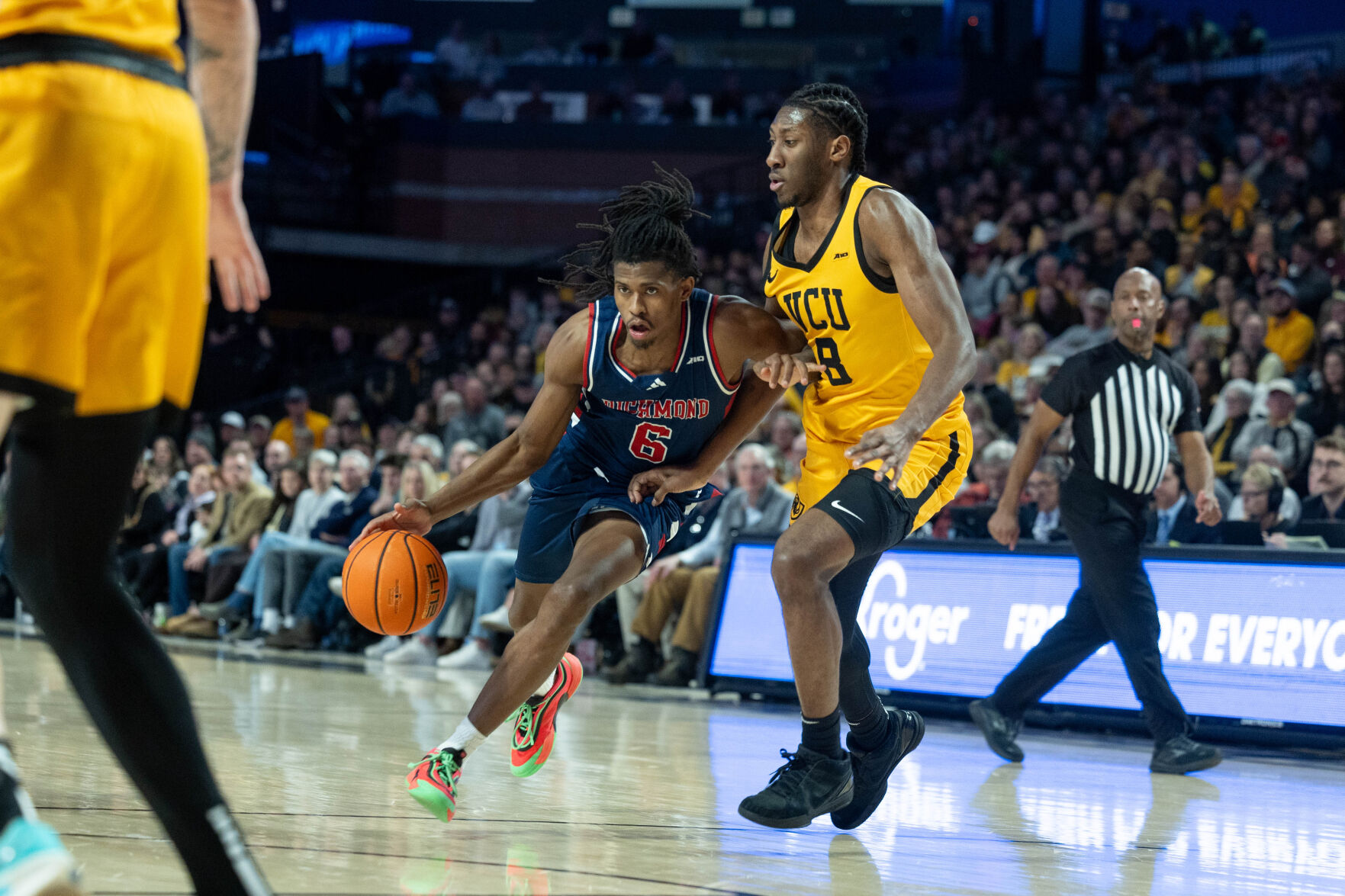 Spiders can't find buckets they owned a month ago