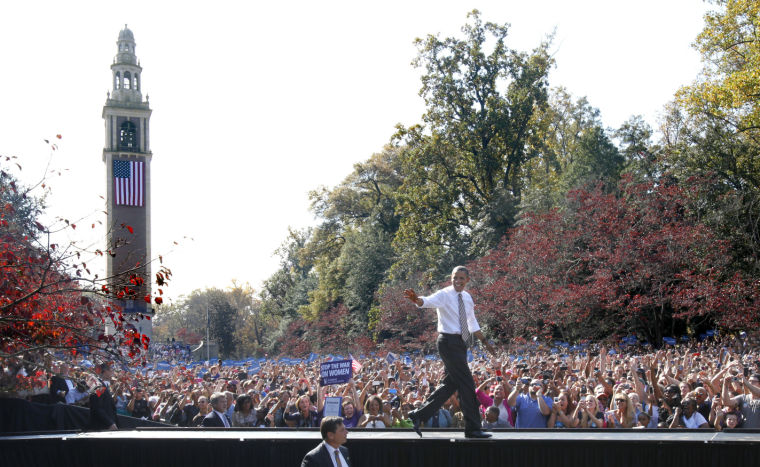 Obama rallies 15,000 at Carillon in Richmond