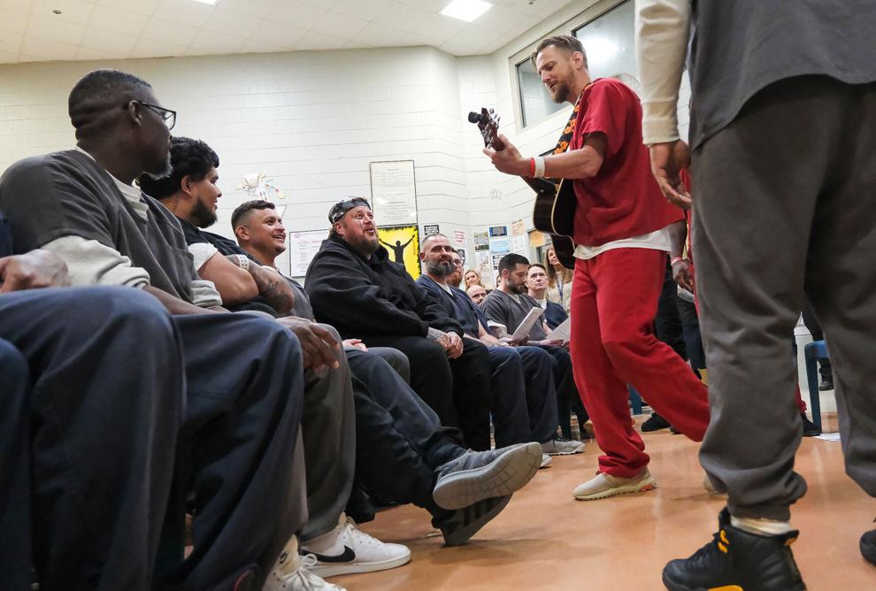 Country singer Jelly Roll stops by Chesterfield Jail