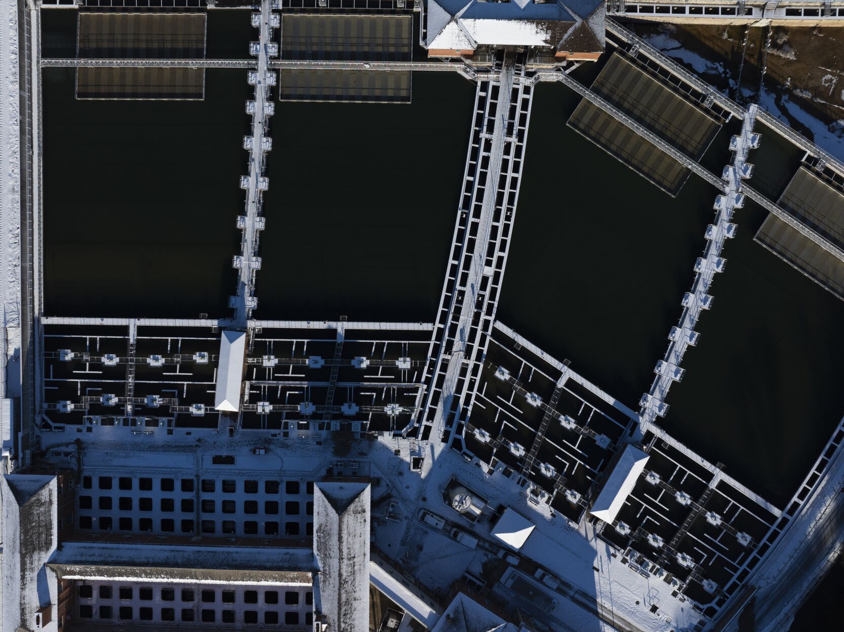 VA in 2025: Water woes, Spanberger's sweep, Trump's tumult