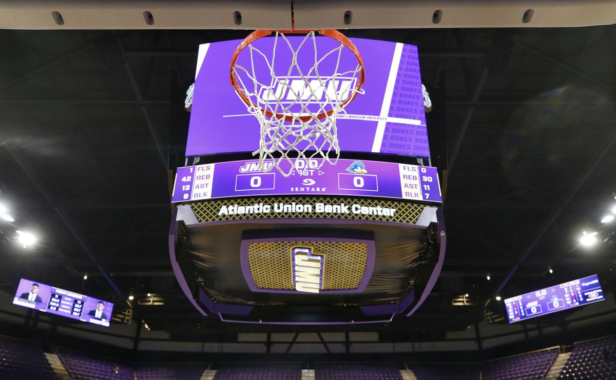 JMU sticks with Barnett at QB throughout win at Liberty