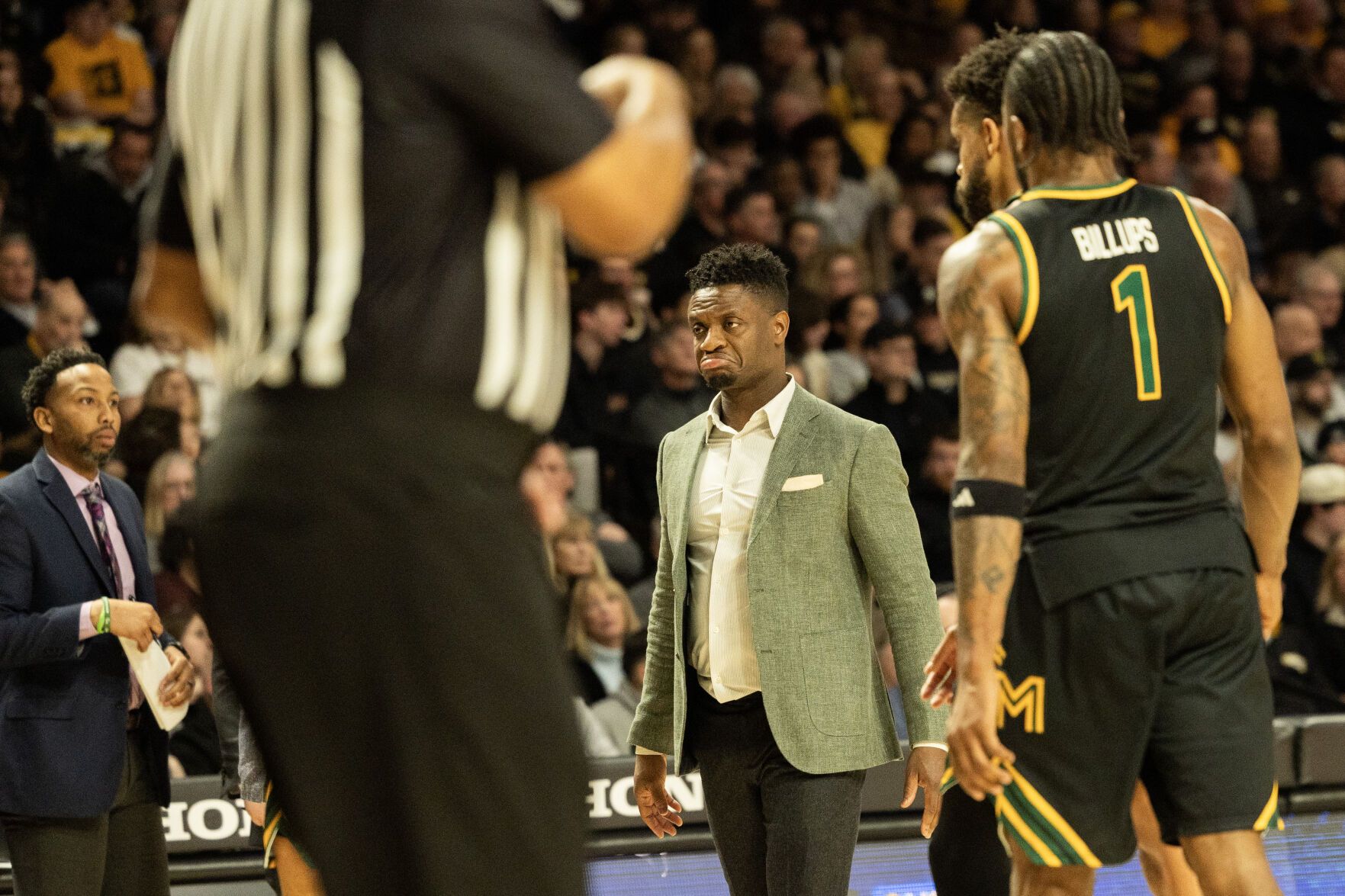 The Official Beat the George Mason Patriots at the Stu for Homecoming ...