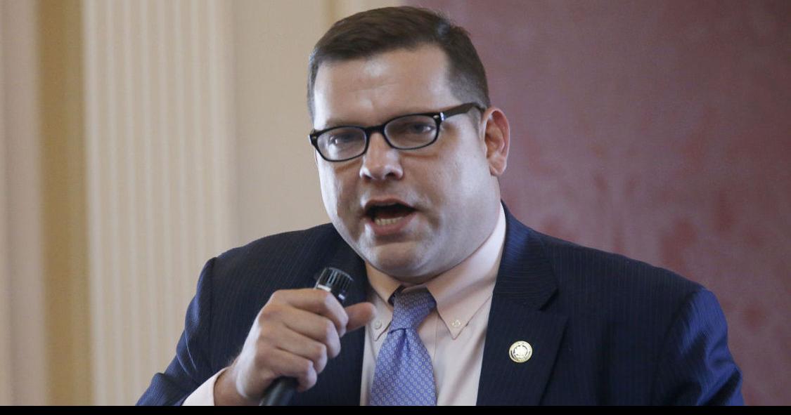 Senator Garrett seeks to reverse rules on press access to Senate floor