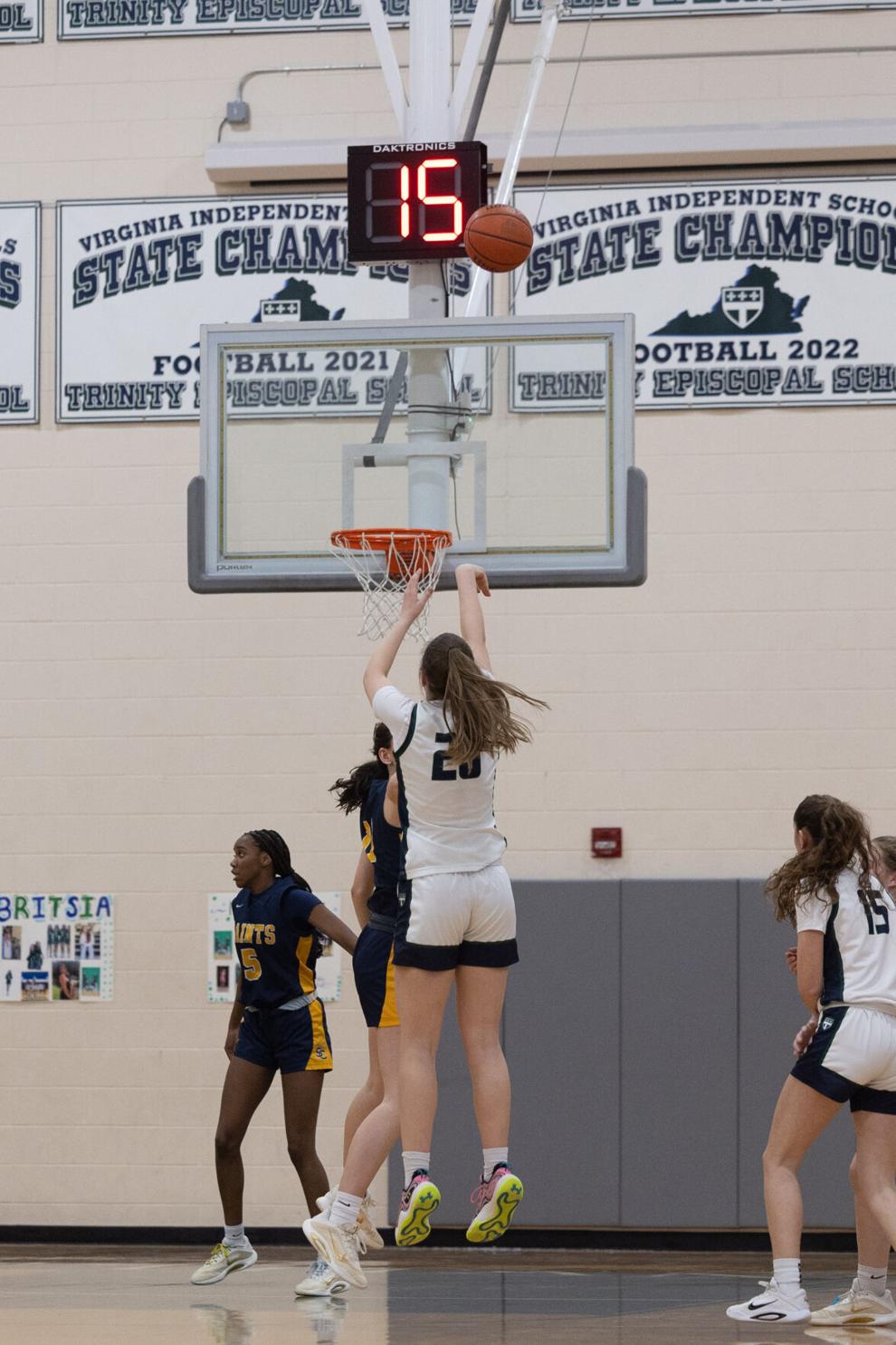 How does the shot clock work in the VISAA?