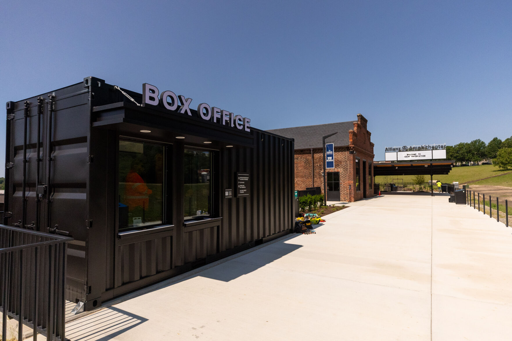 Allianz Amphitheater at Riverfront: Parking, entrance, food