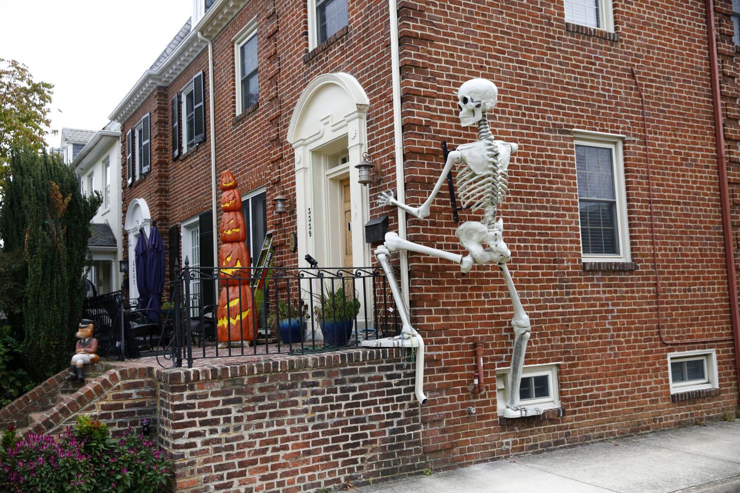 Must-see Halloween houses in Richmond area: Harry Potter house ...