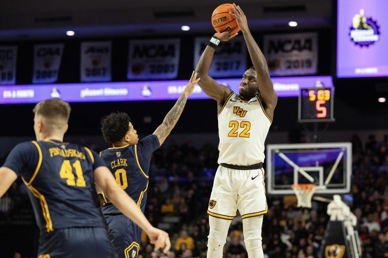 VCU basketball uses late knockout run to rout Loyola Chicago