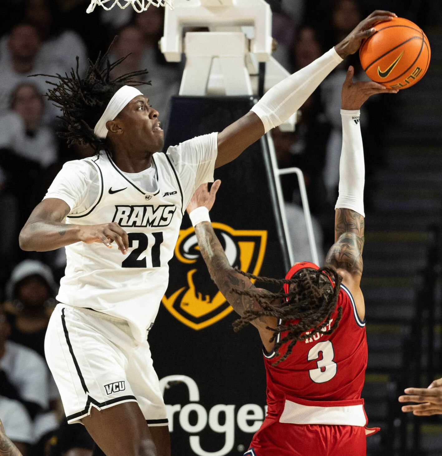 Ex-UR star Michael Perry returns to Robins Center