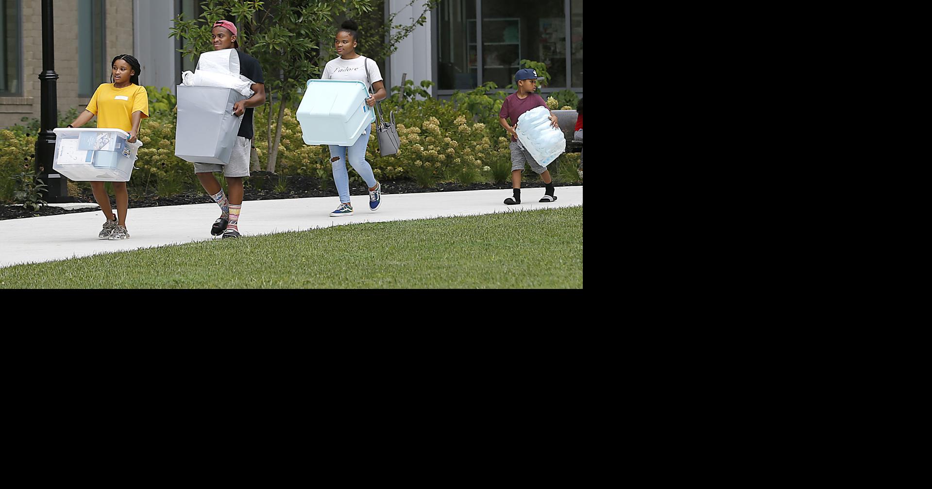 PHOTOS: VCU Freshmen move into Gladding Residence Center