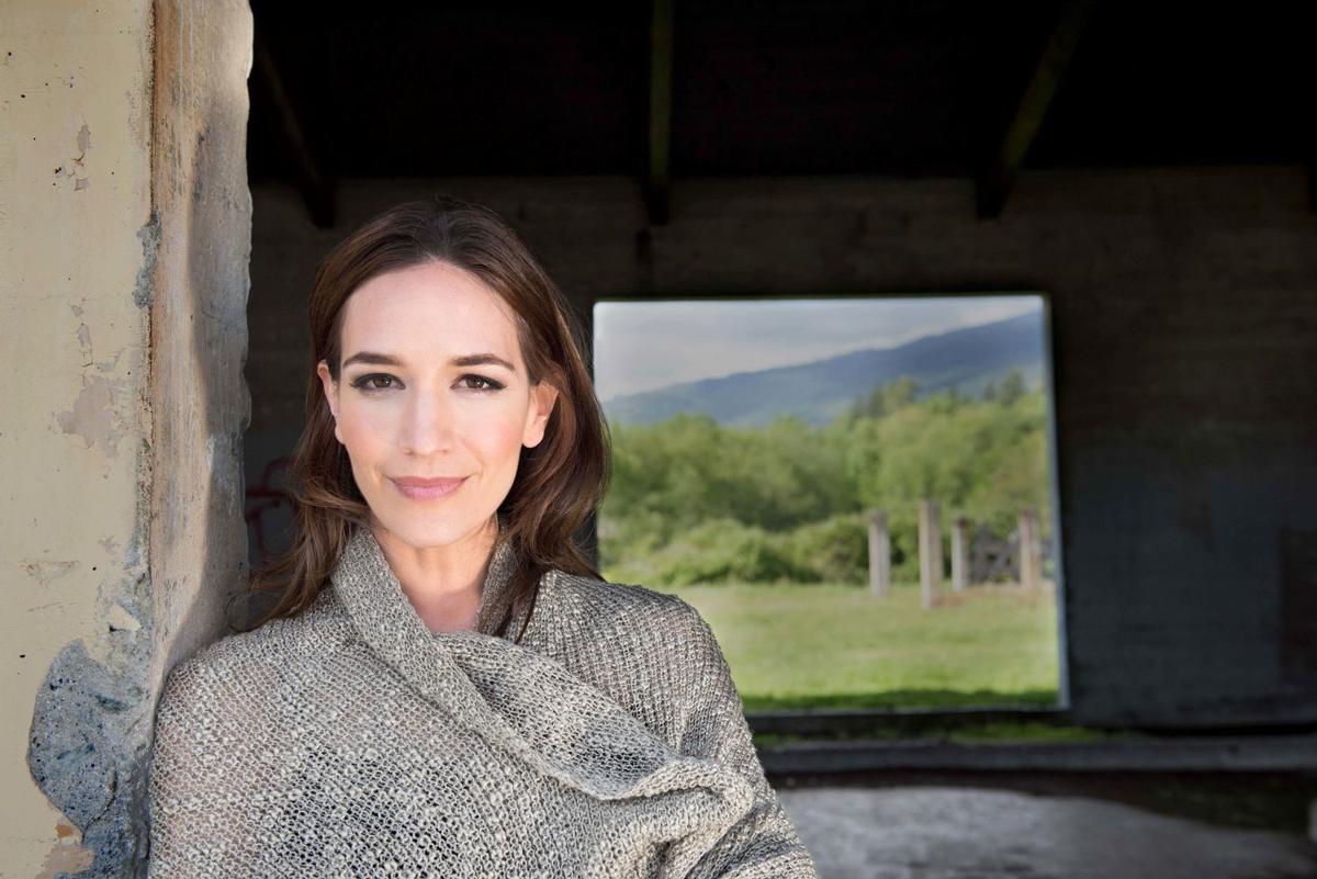 Lohmann: The world is her stage, as opera's Kate Lindsey makes a ...