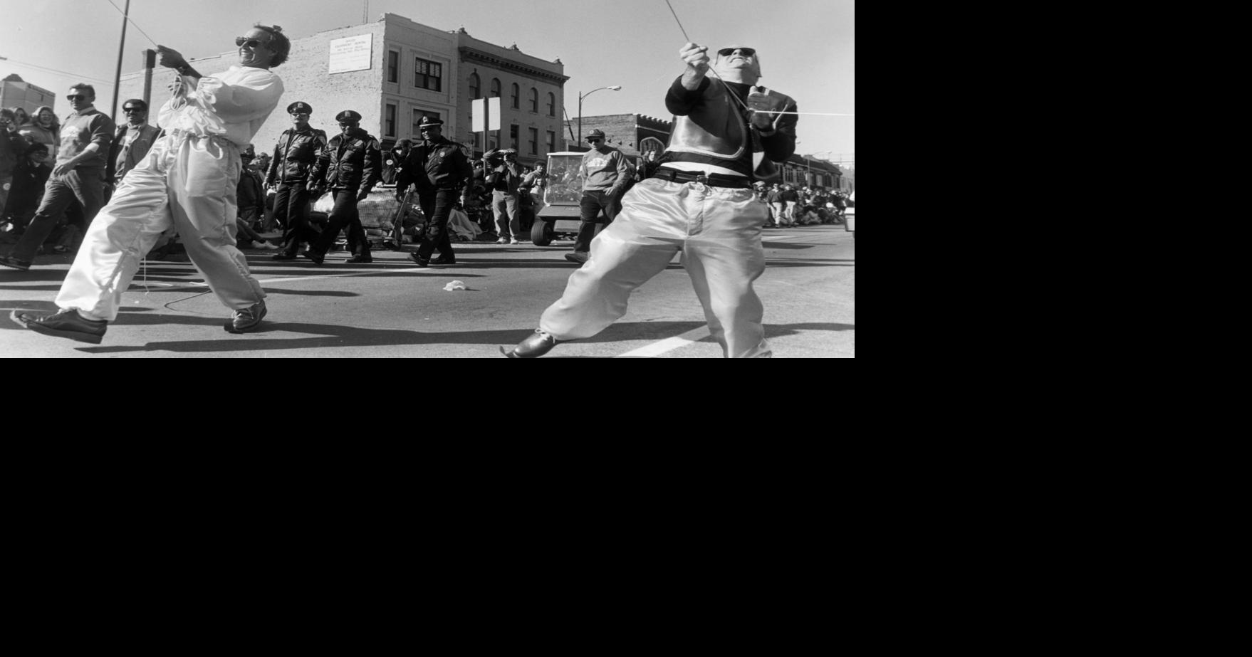 Paul Simon, Chevy Chase at the Richmond Christmas parade