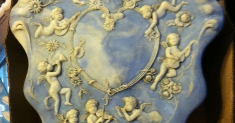 What’s It Worth: Incolay box, soapstone vase
