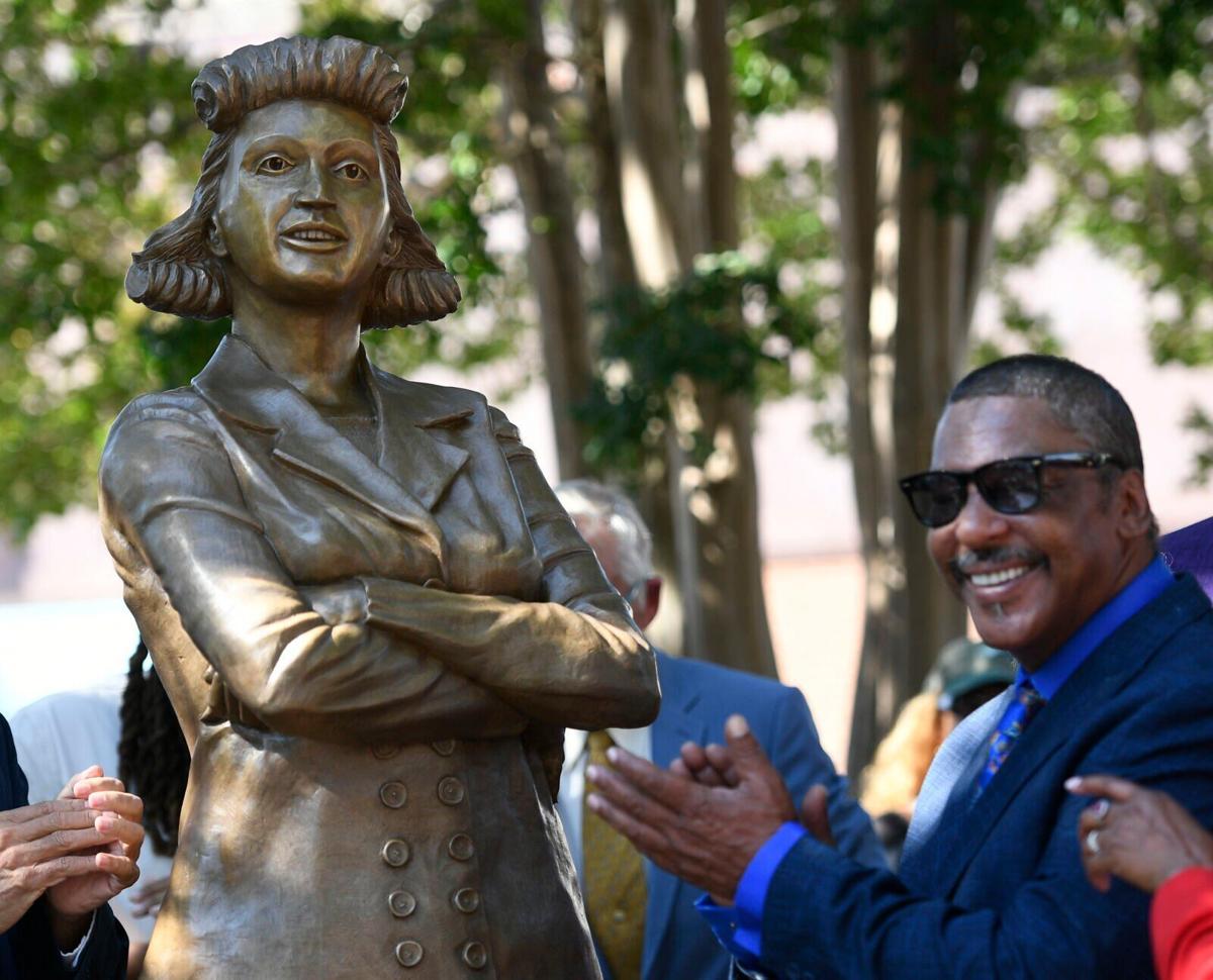 On monuments, Roanoke and Richmond took different paths
