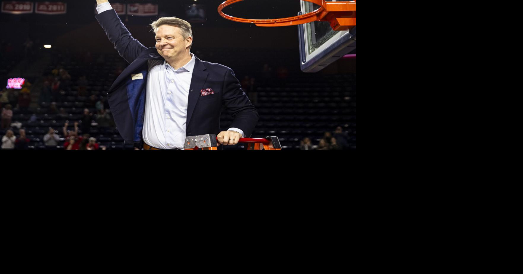 Spiders, Chris Mooney agree to two-year contract extension