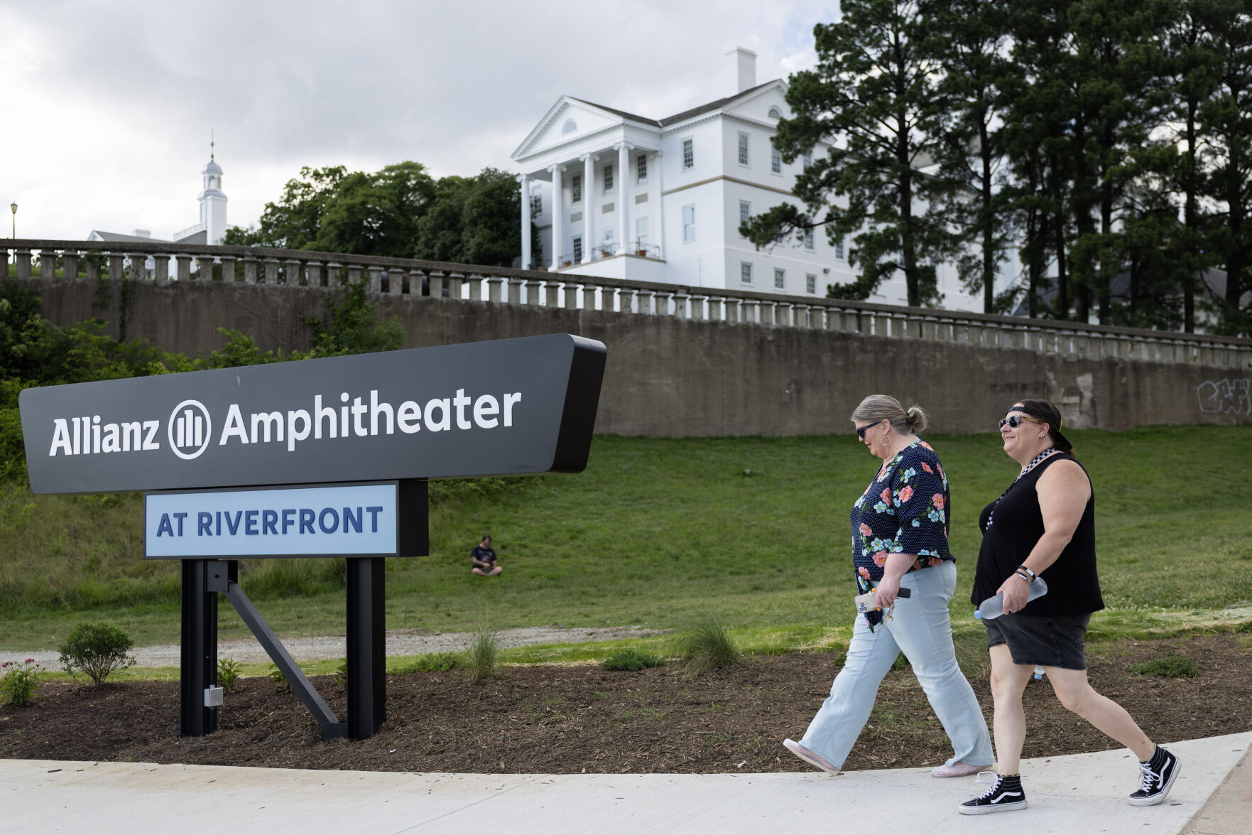 Things to know about Allianz Amphitheater before you go