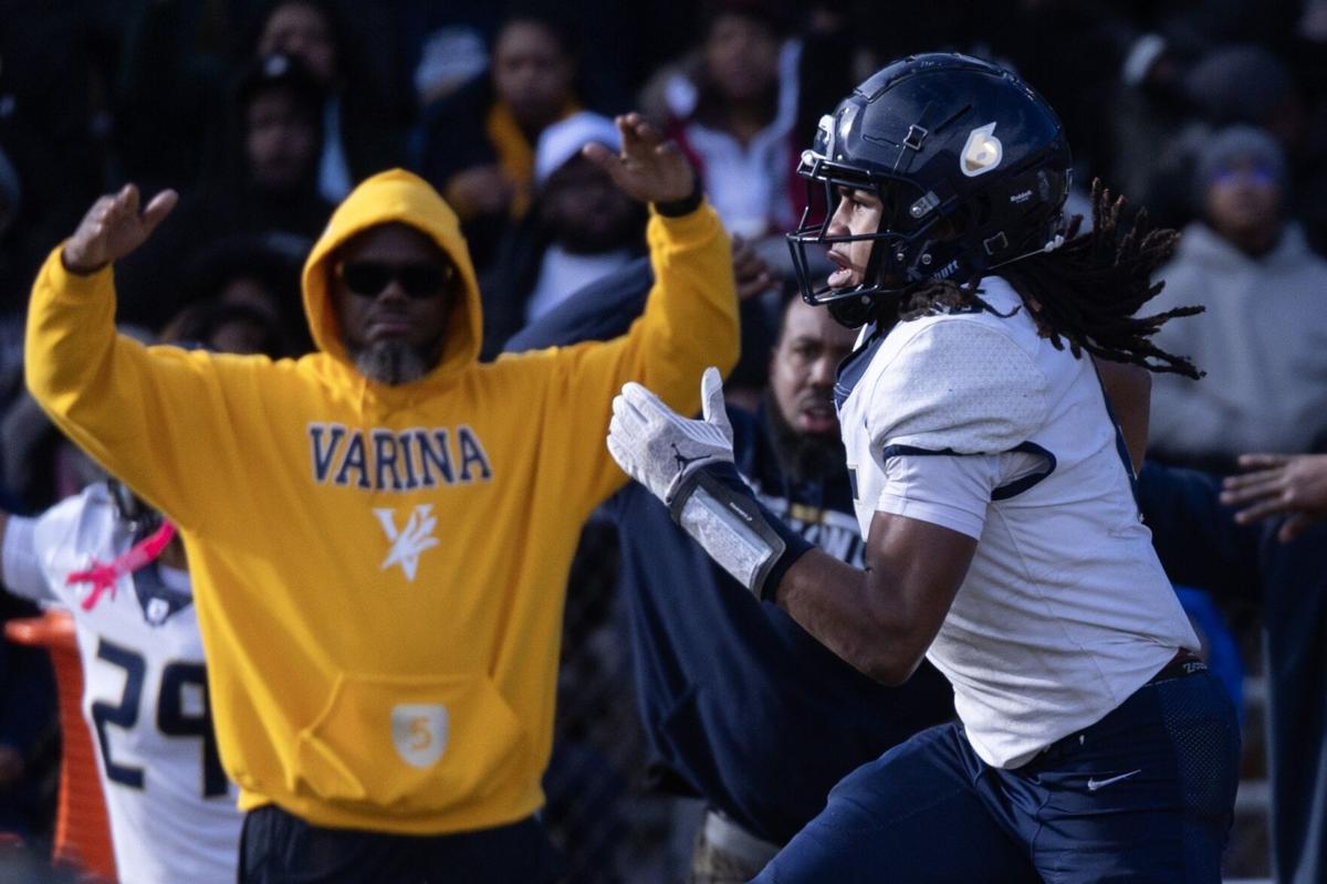 Varina football defeats Dinwiddie to advance to region final