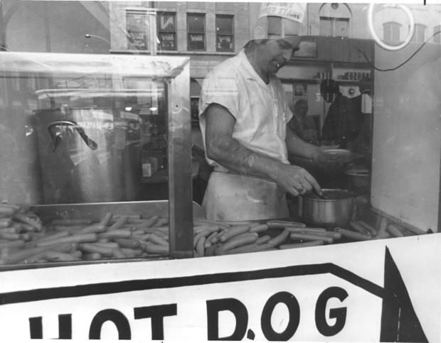 Gus Pappas, Roanoke's Hot Dog King, dies at 82