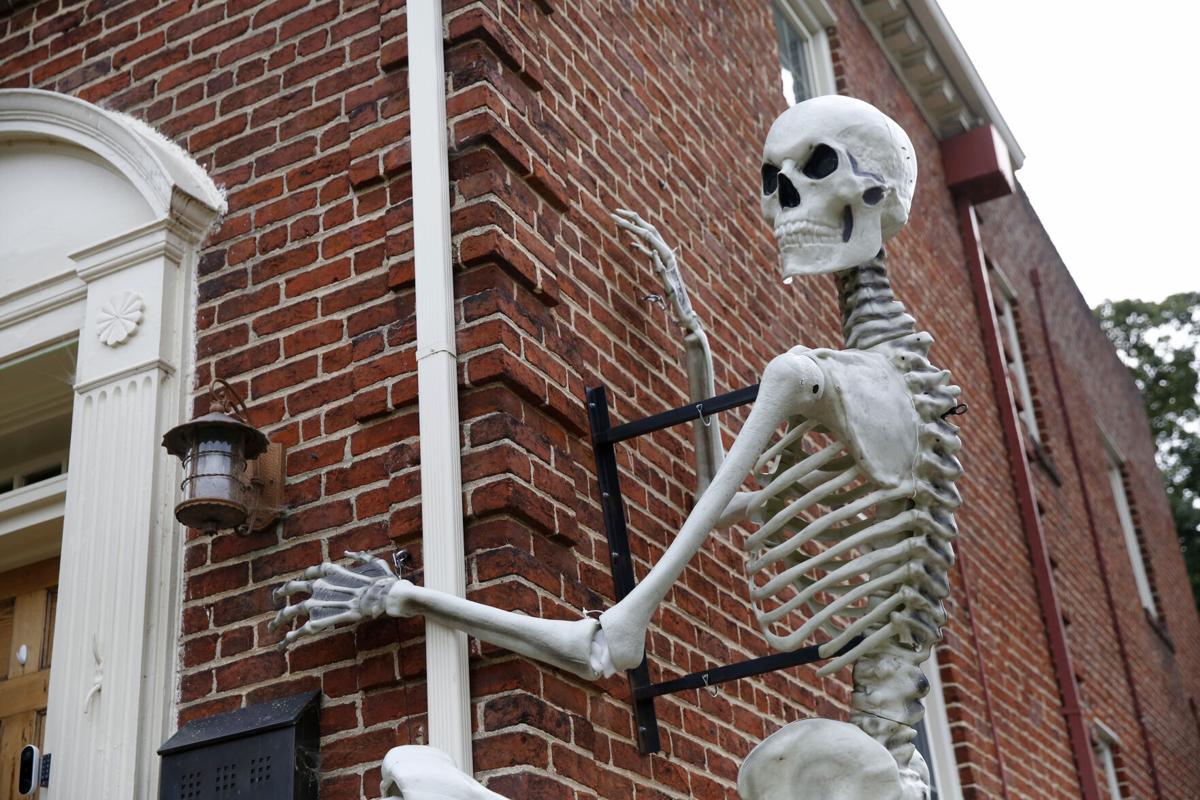 Must-see Halloween houses in Richmond area: Harry Potter house ...