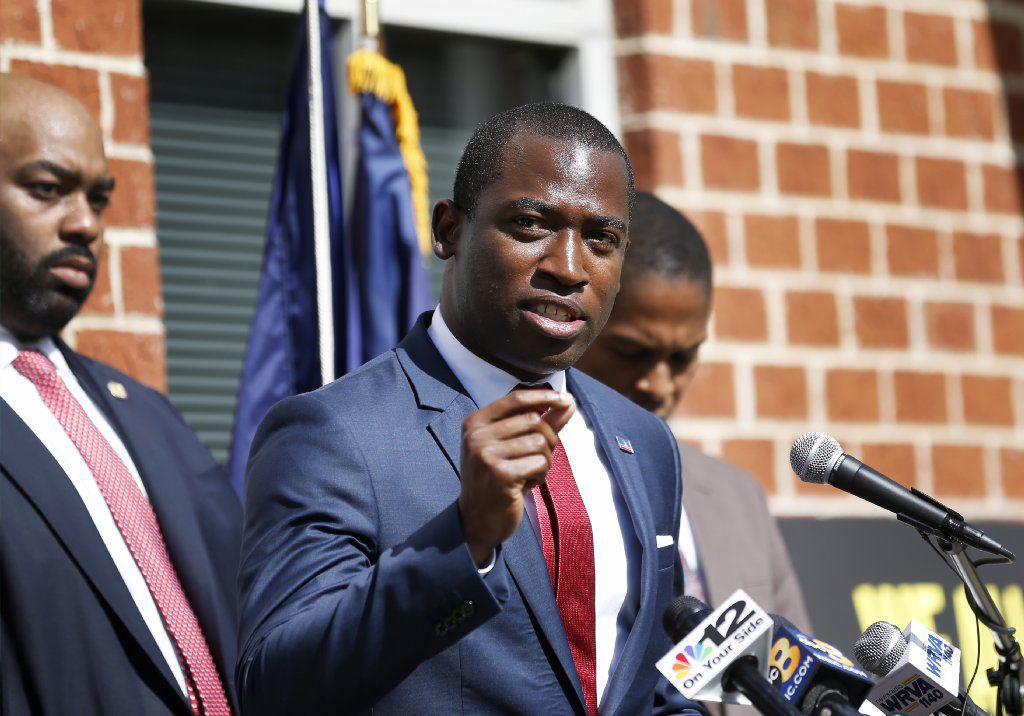 Editorial: Richmond Mayor Levar Stoney sticks to his knitting