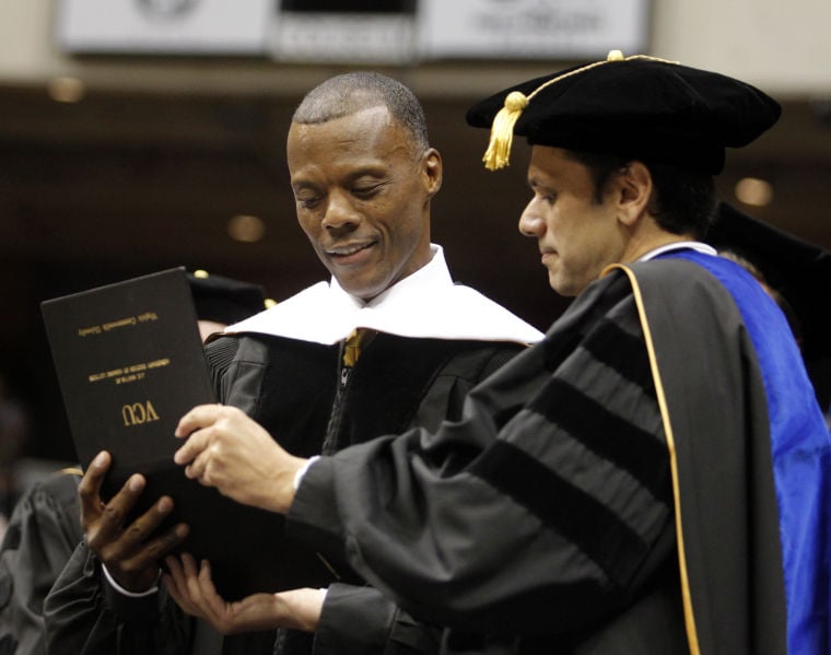 VCU awards more than 4,900 degrees