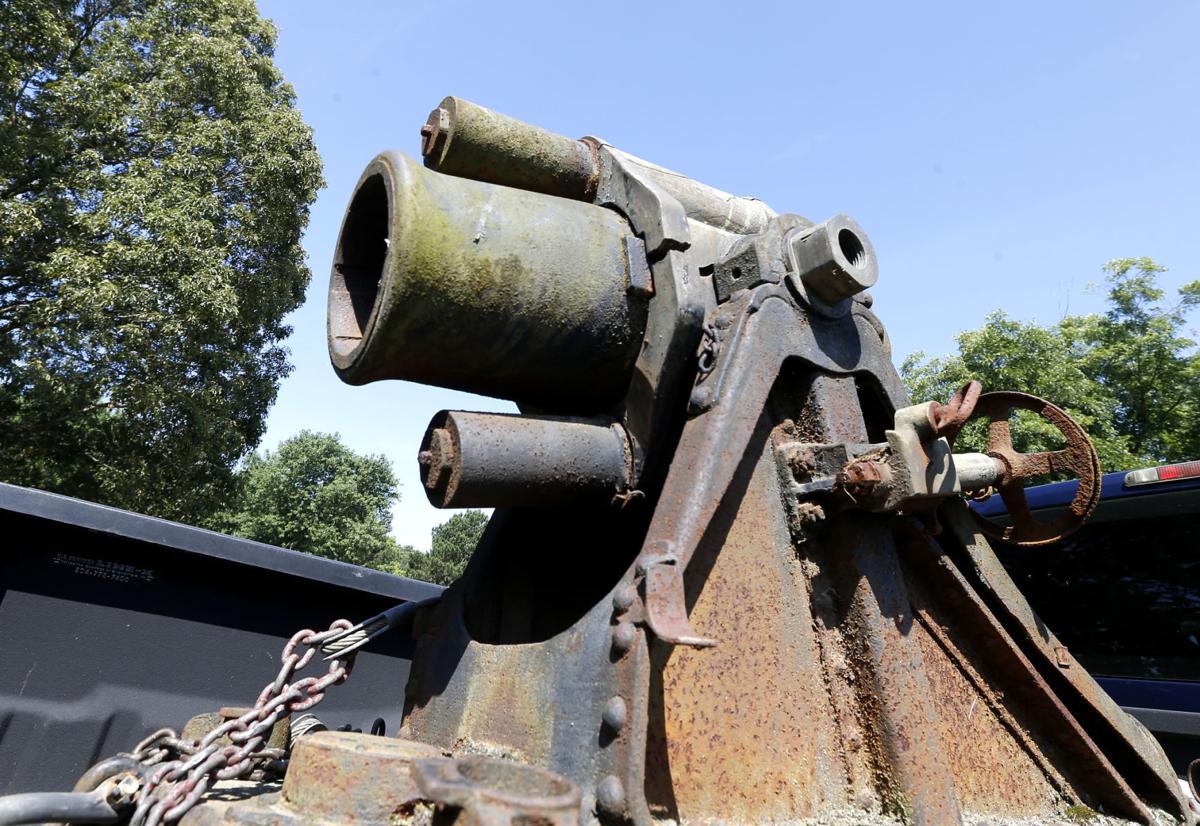 PHOTOS: German WWI mortar moved