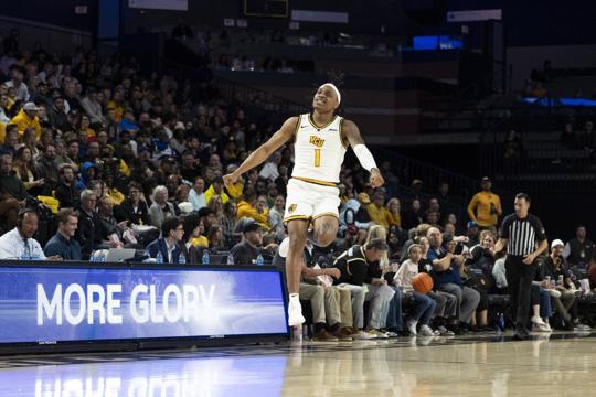 VCU basketball uses late knockout run to rout Loyola Chicago