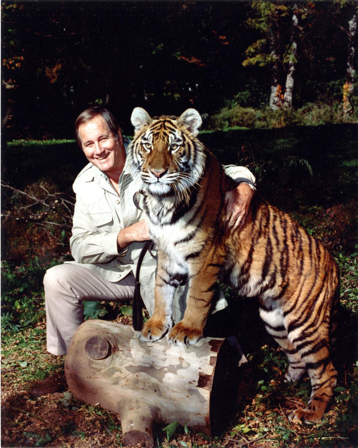 Jim Fowler, longtime host of 'Mutual of Omaha's Wild Kingdom,' was ...
