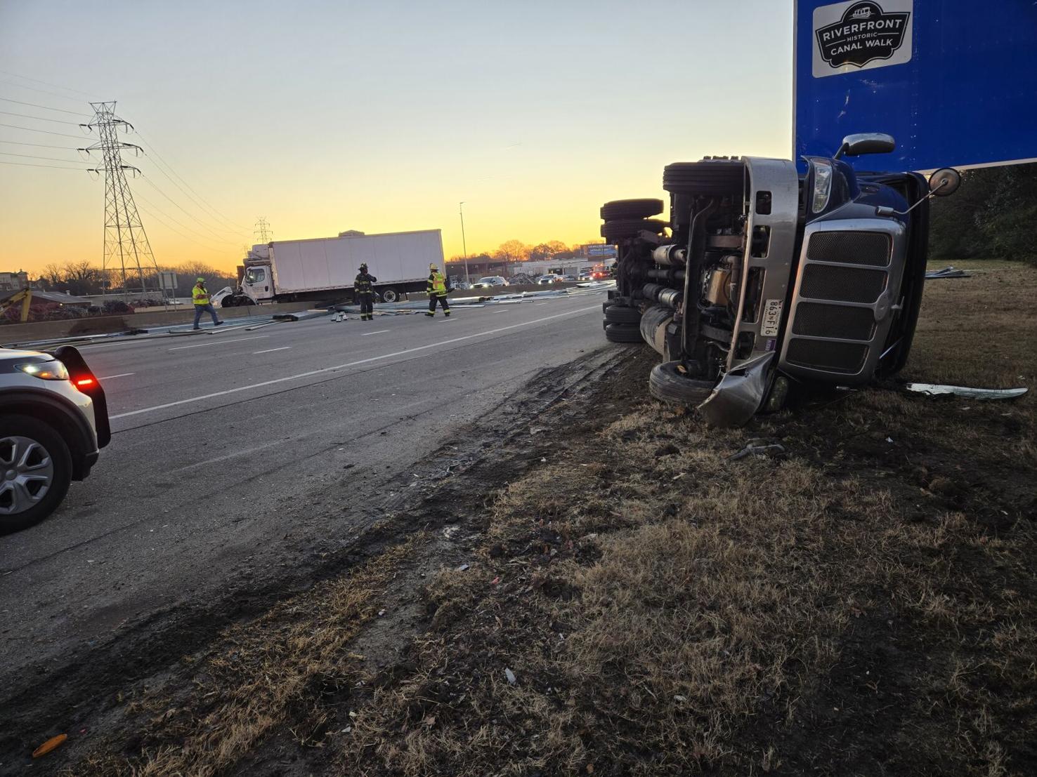 Truck crash spills aluminum, steel beams on I-95 in Richmond