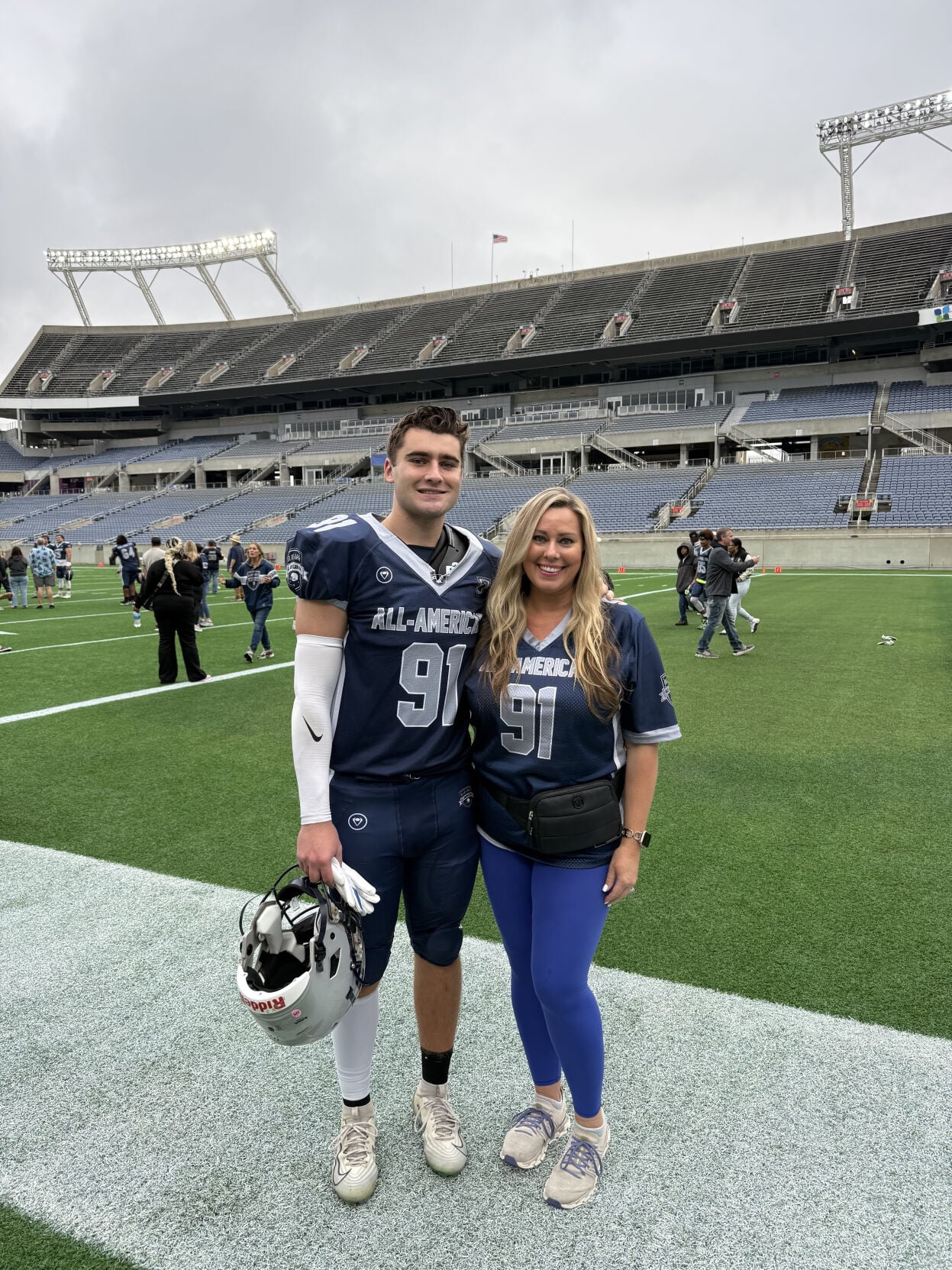 BSH TE Carter Cichowicz competes in Blue-Grey All-American Bowl