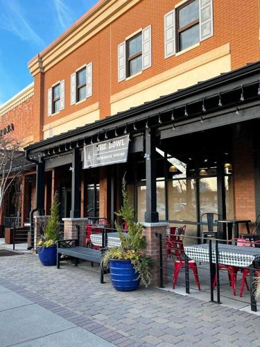 The Bowl Vietnamese leases space at Westchester Commons