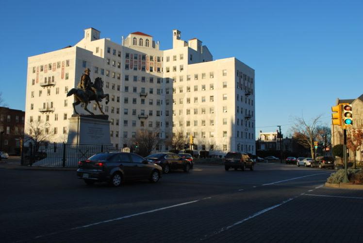 Why Richmond, Why?!? Which Direction Should Statues Face on Monument ...