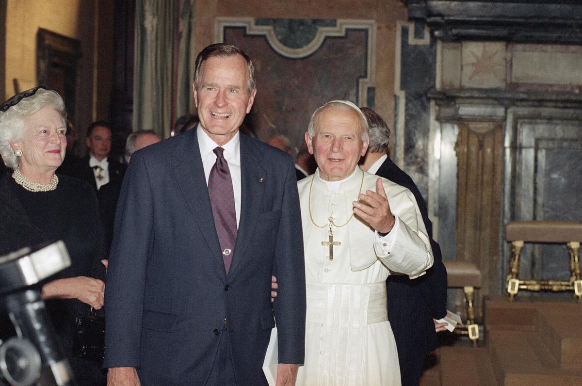 Photos: Presidents and popes over the years