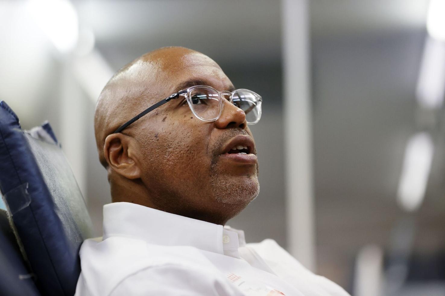 After backlash, Petersburg mayor quits democratic committee