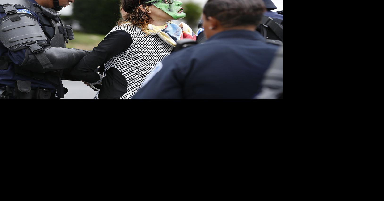 VCU students charged with felony for wearing masks at rally arraigned ...