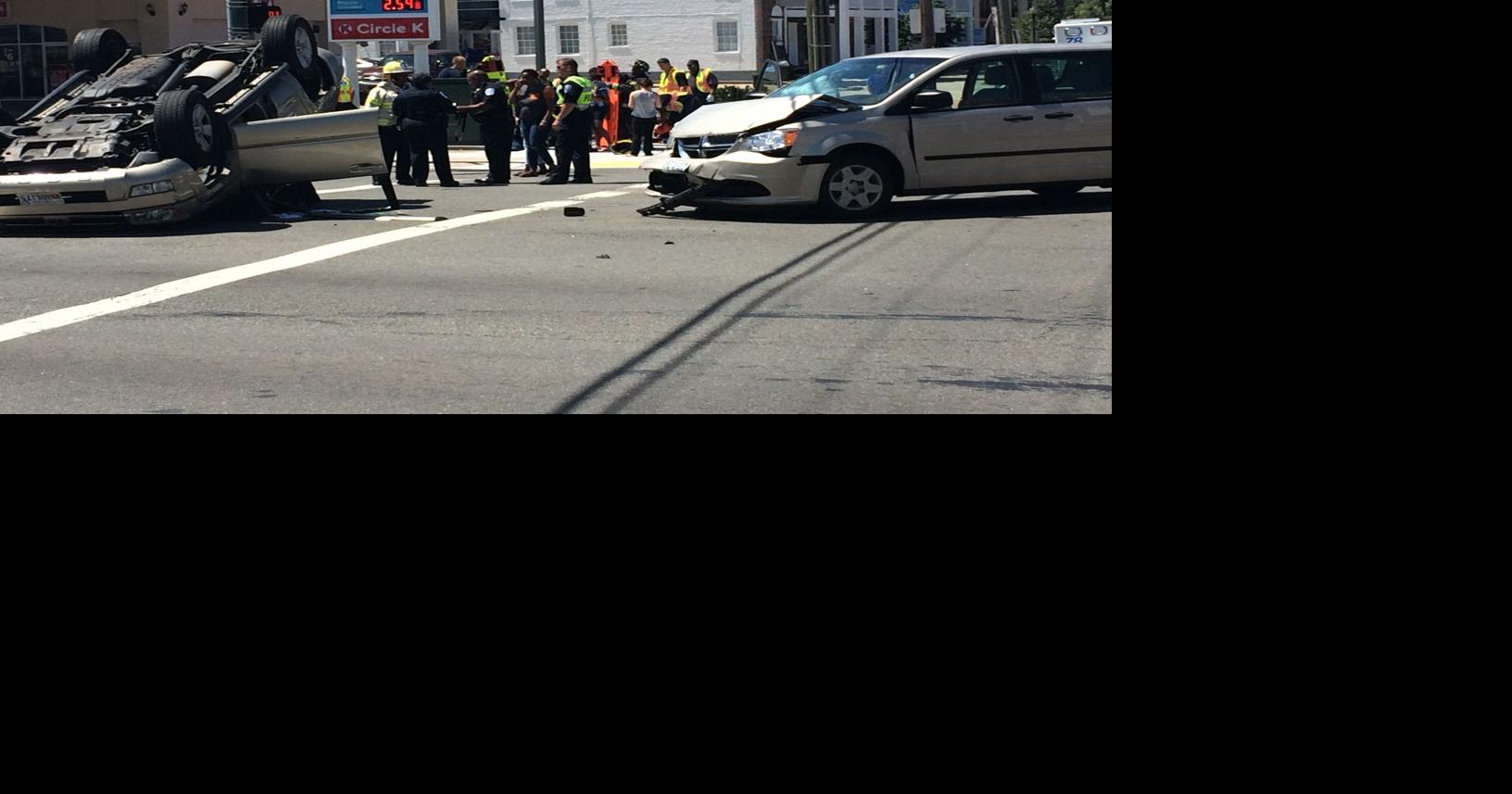 2-vehicle collision closes Boulevard and Broad intersection
