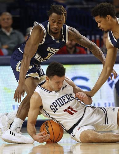 Spiders continue evaluation of Jason Roche's right knee, injured at UMass